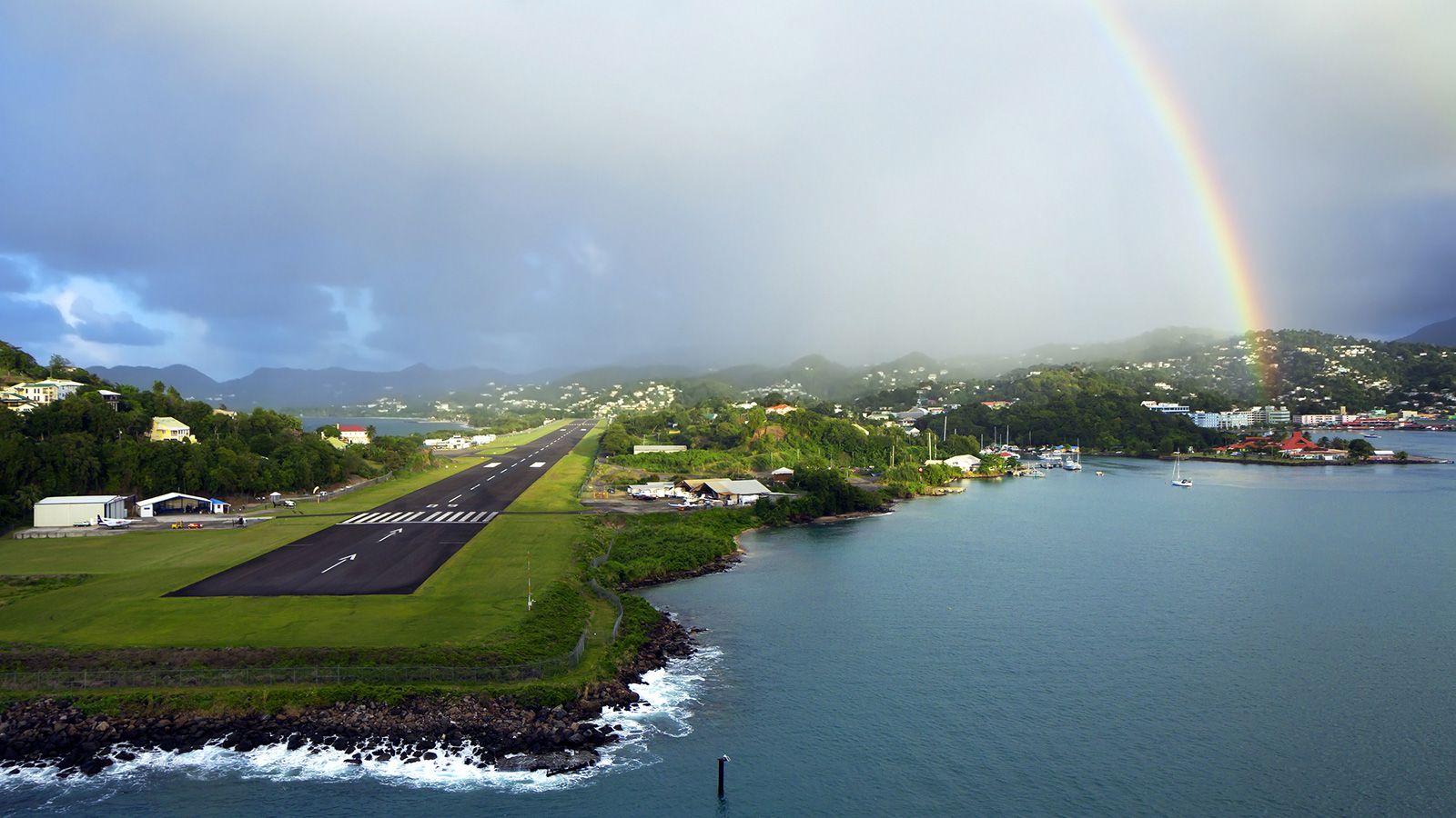 The most exhilarating runway landings in the Caribbean